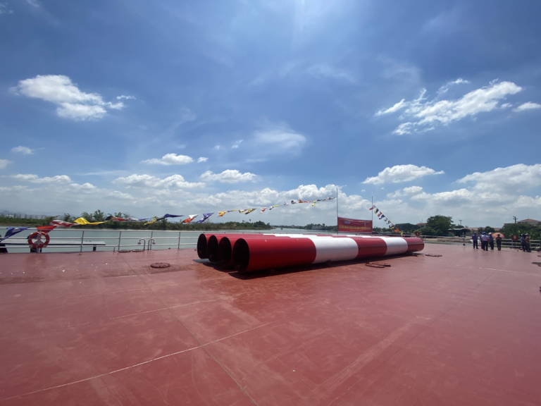 Learn about barges: An effective tool for transporting, constructing ...