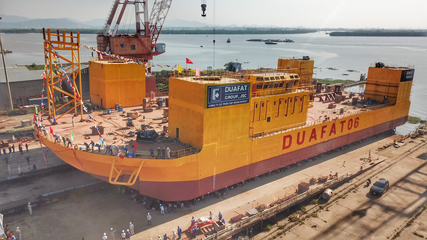 Tìm hiểu về sà lan: Công cụ hữu hiệu để vận chuyển, thi công nền móng ...